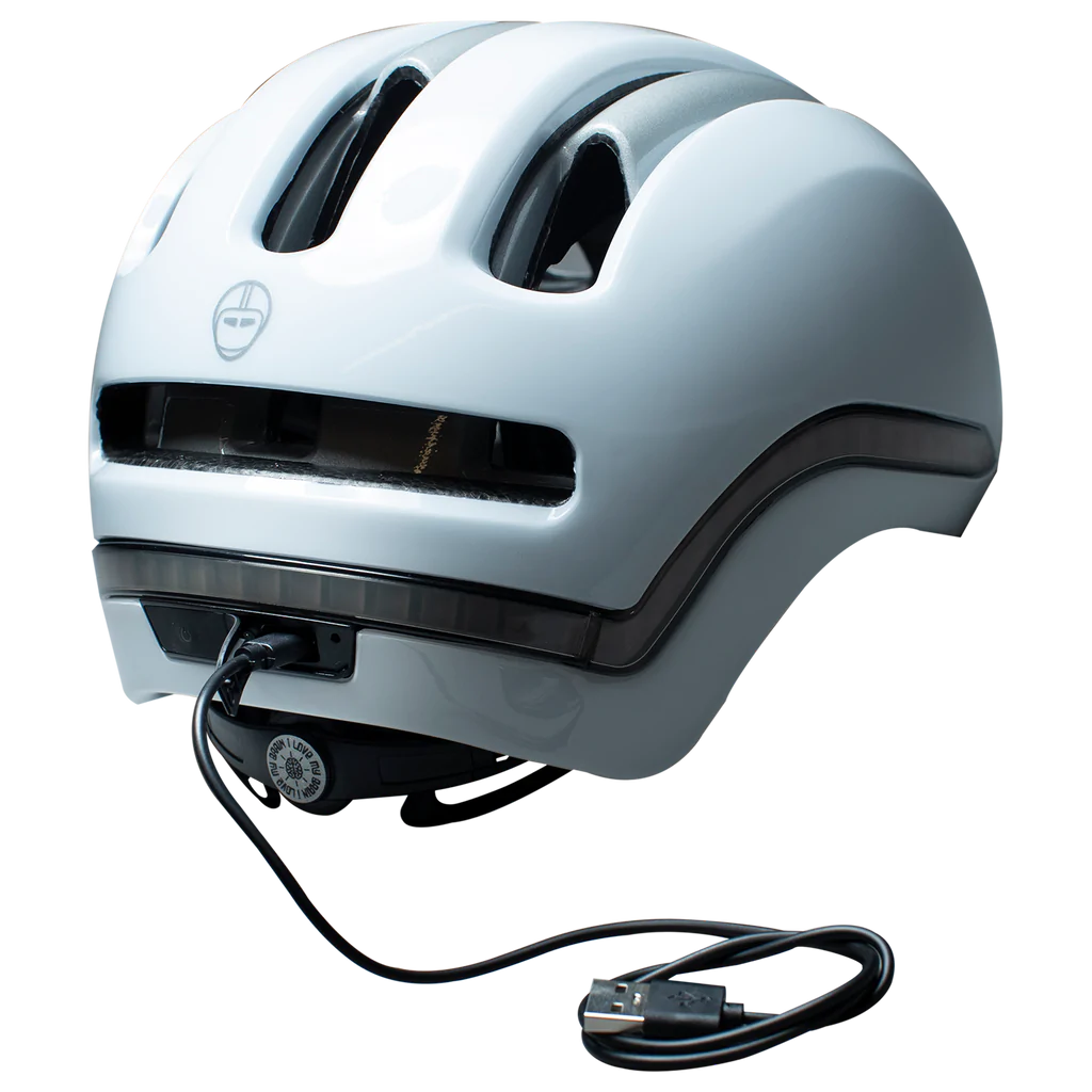 Casco Vio Con Luz Led (Blanco) | Moments Kids PTY